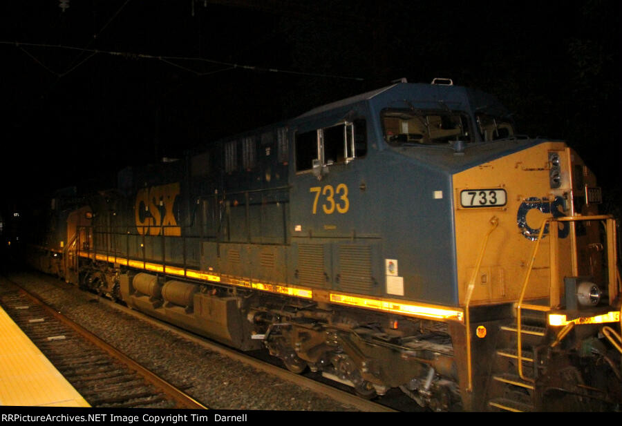 CSX 733 on Q404